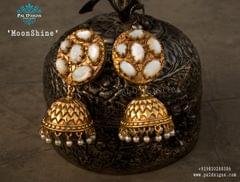 Lal morni kaan phool